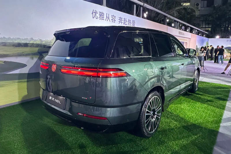 BYD открывает предпродажи модели Denza N8L