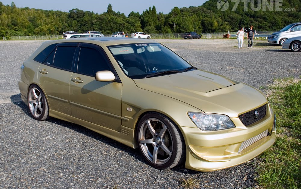 Передние крылья Vertex на Toyota Altezza is200