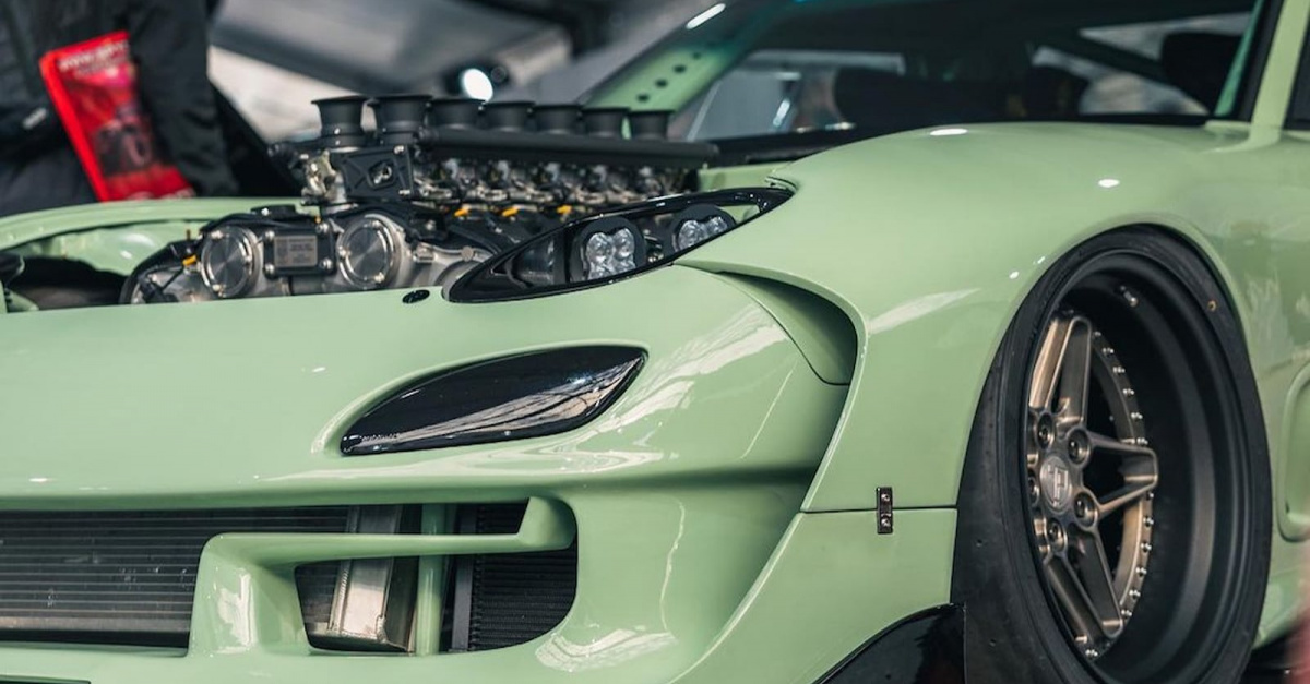 Mazda RX-7 с двигателем Pagani Zonda V12 для SEMA 2022