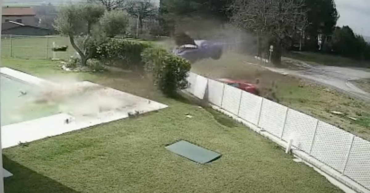 Ferrari 296 GTB и F12 попали в крупную аварию